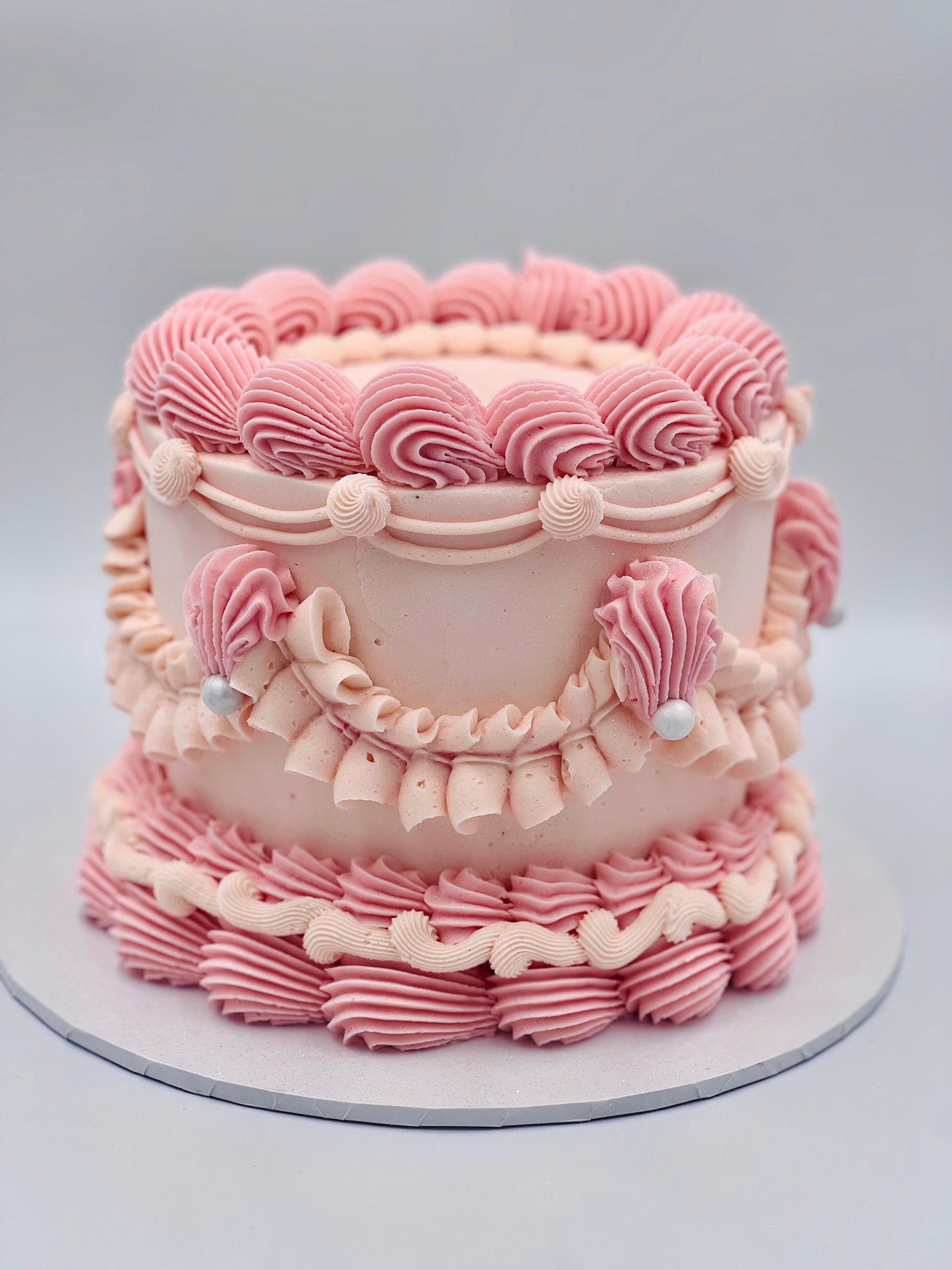 Vintage Cake | Amys Bakehouse