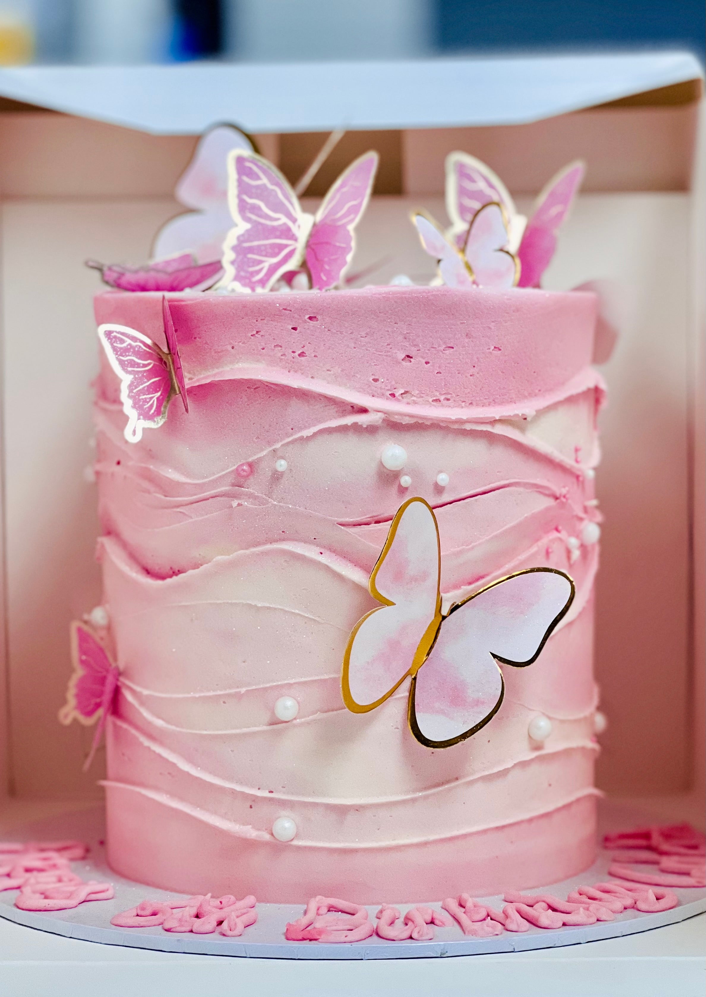 Wave Effect Cake | Amys Bakehouse